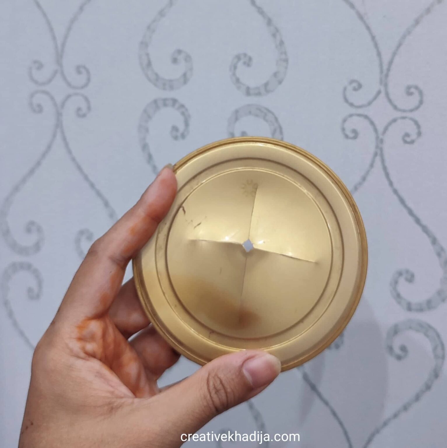 DIY Tissue Paper Roll Holder | Recycled Art Projects